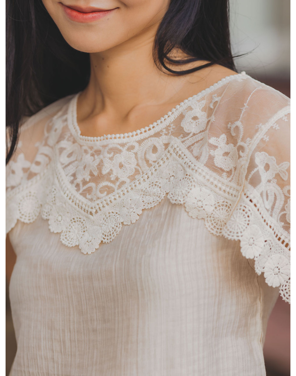 Tierra Lace Neckline Blouse